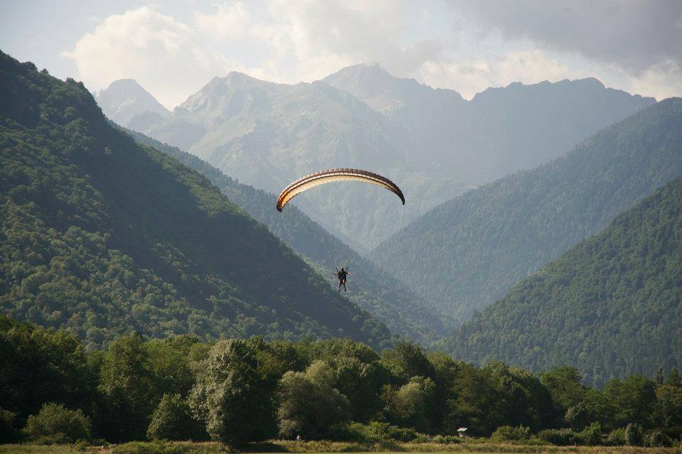 Learning to Fly with Geronimo – The Paraglider